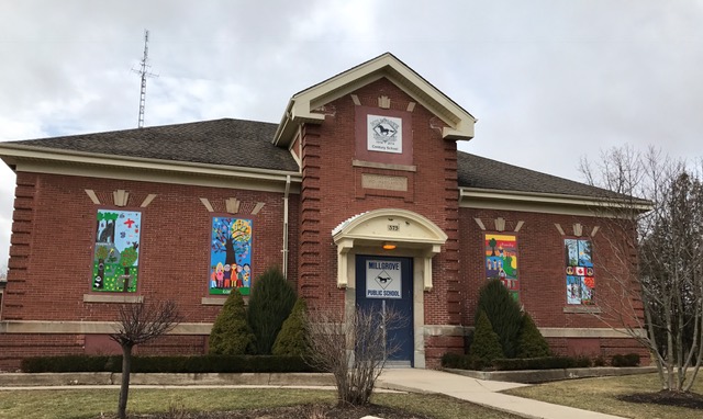 Student Murals Decorate Millgrove School – Debra Carson Art